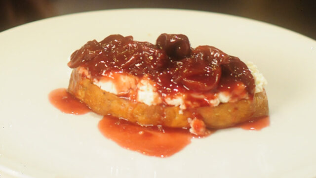 Mulled Muscadines with Fried Crostini | PBS Food | PBS Food