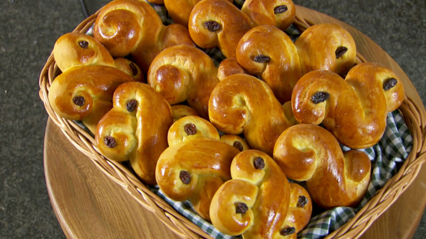 Paul's St. Lucia Buns | PBS Food